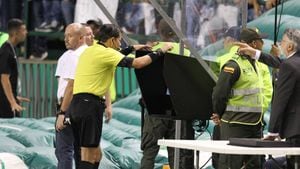 La historia de Pierluigi Collina, el mejor árbitro de fútbol: fue el ...