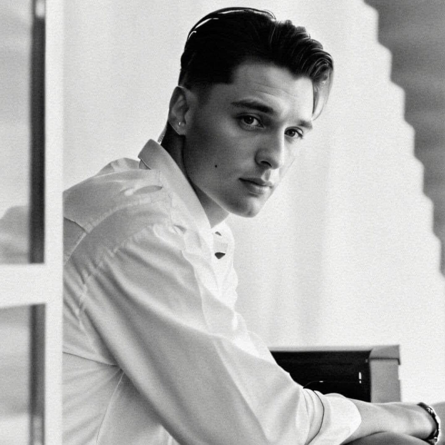 Peso Pluma sorprende con radical cambio de look y así reaccionaron sus ...