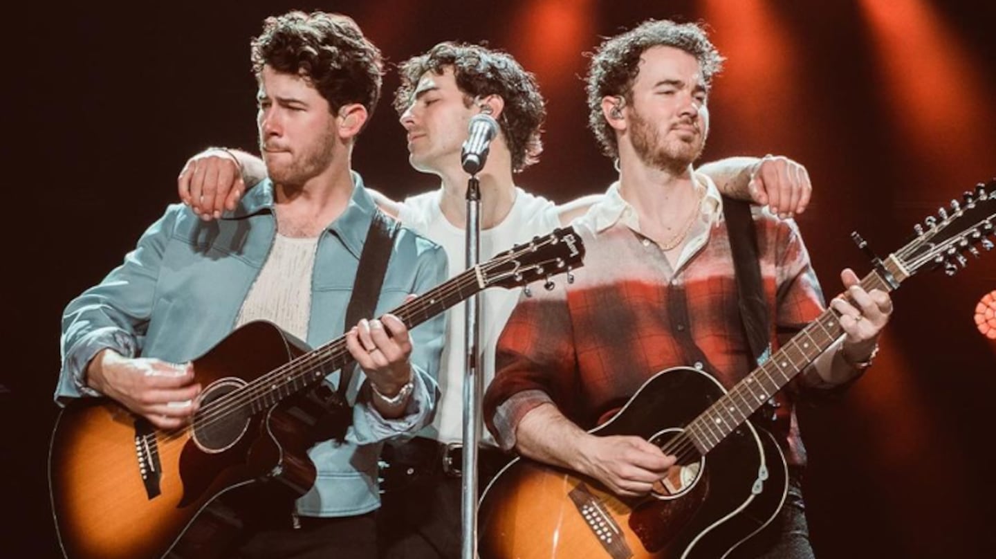 El emotivo tributo de los Jonas Brothers a One Direction, tras muerte ... El emotivo tributo de los Jonas Brothers a One Direction, tras muerte ...