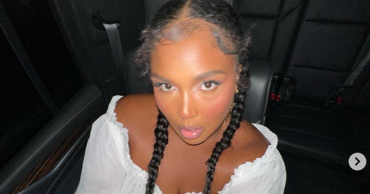 Lizzo Shows Off Her Look On Thanksgiving Feeling Stronger And